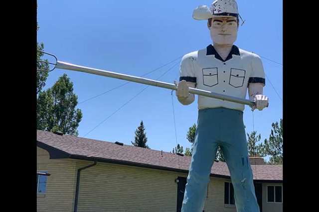 Do You Know the Muffler Man? | thebouldermag.com